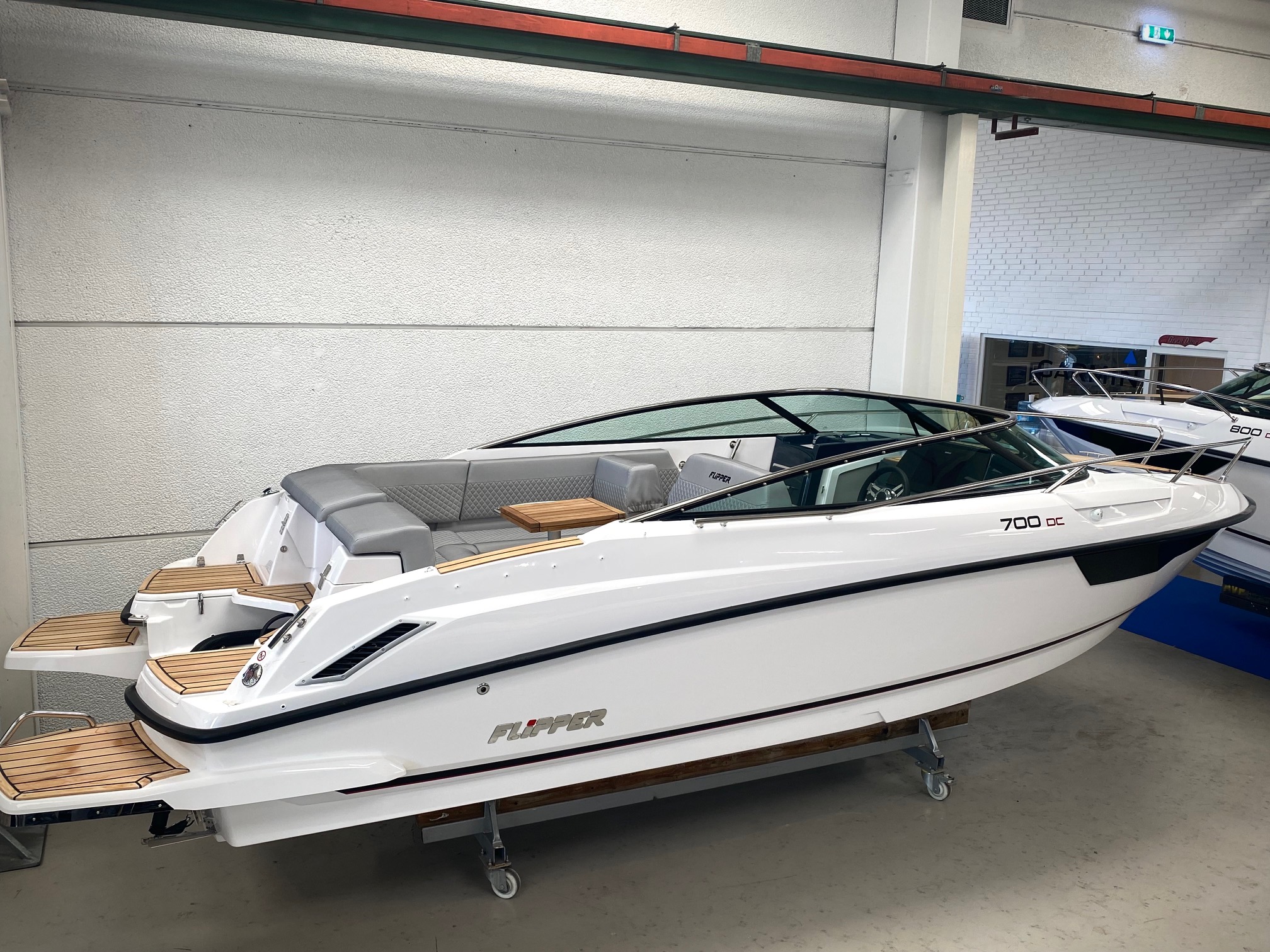 Flipper 700 DC med teak
